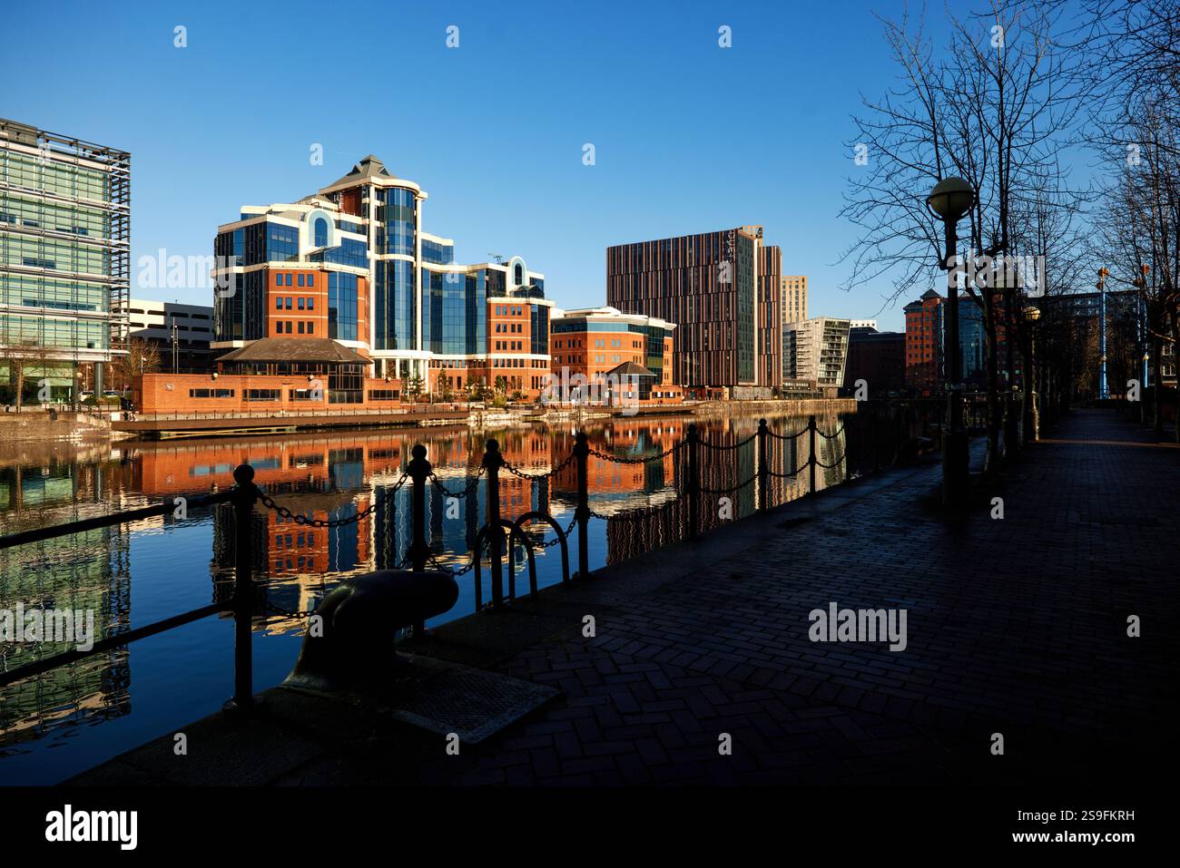The Victoria Harbour Building (Vic) MediaCityUK waterfront office Stock ...