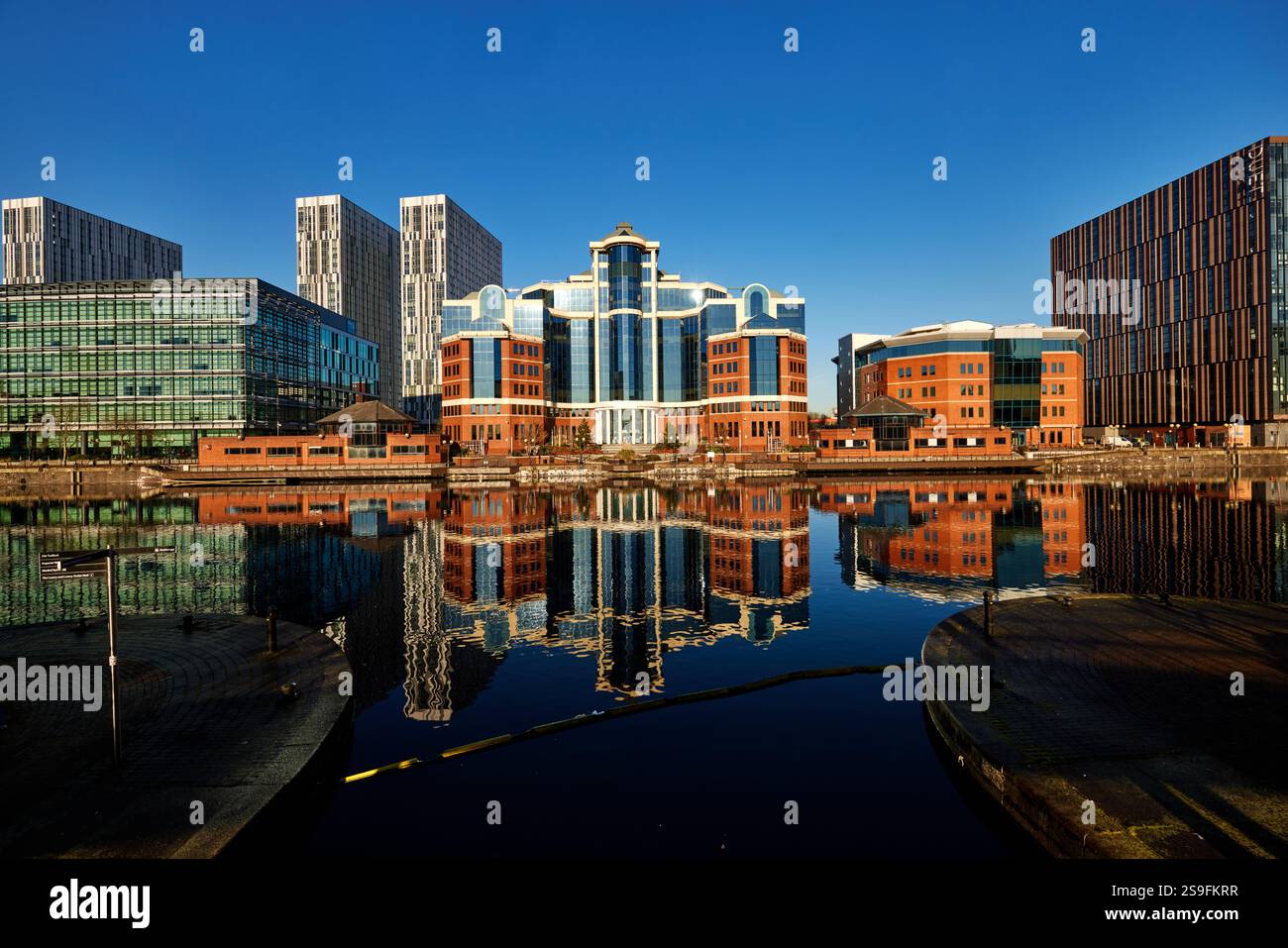 The Victoria Harbour Building (Vic) MediaCityUK waterfront office Stock ...