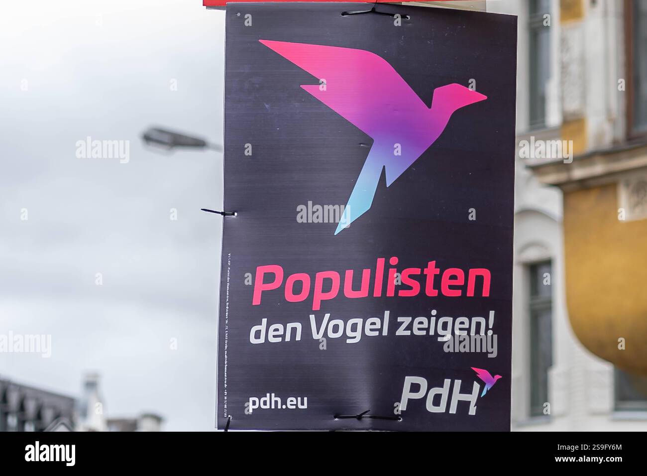Deutschland 2025: Wahlplakate für die Bundestagswahl 2025 Im Bild ...