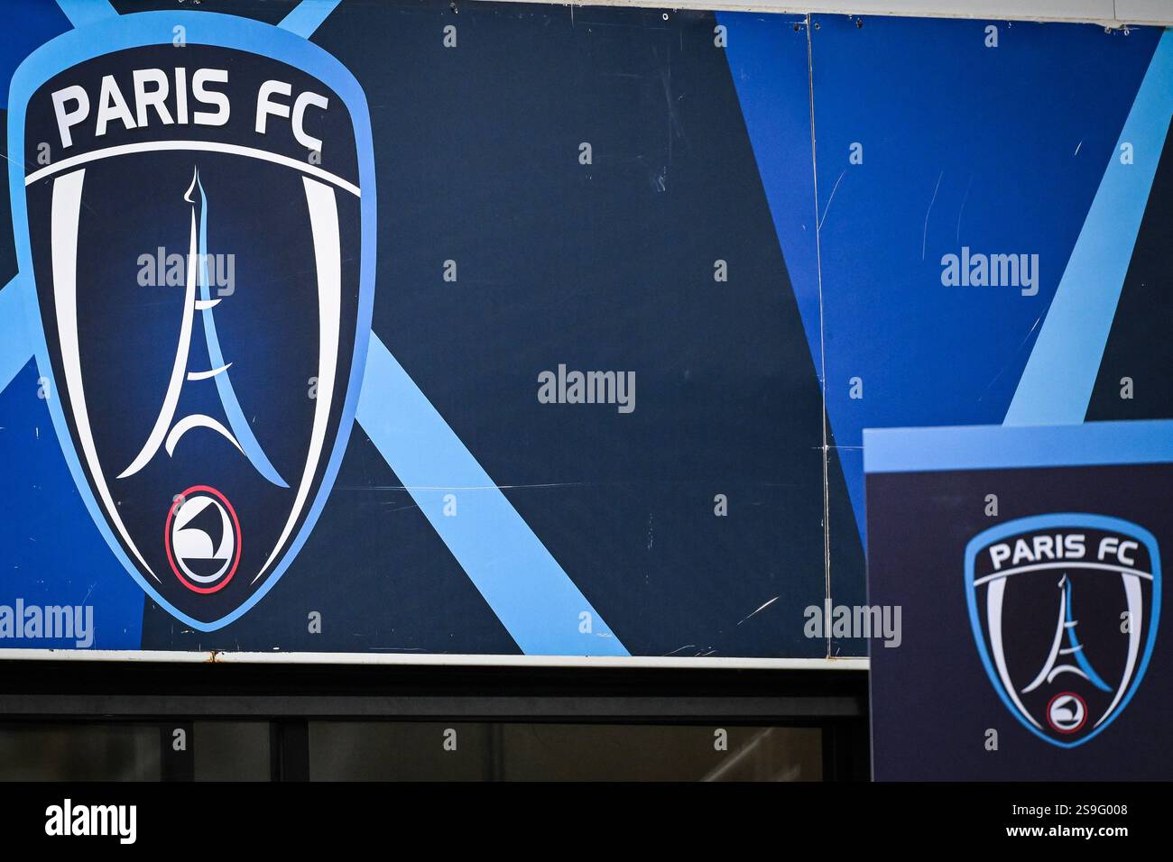 Illustration of the official logo of Paris FC during the French ...