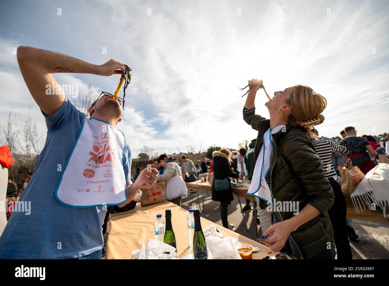 Several people during the Festa de la Calçotada, on January 26, 2025 ...