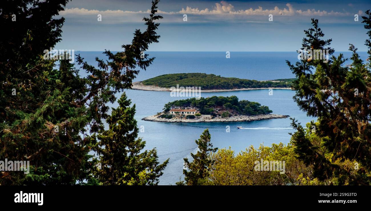 Galesnic Island & the Pakleni islands with speedboat form the Spanish ...
