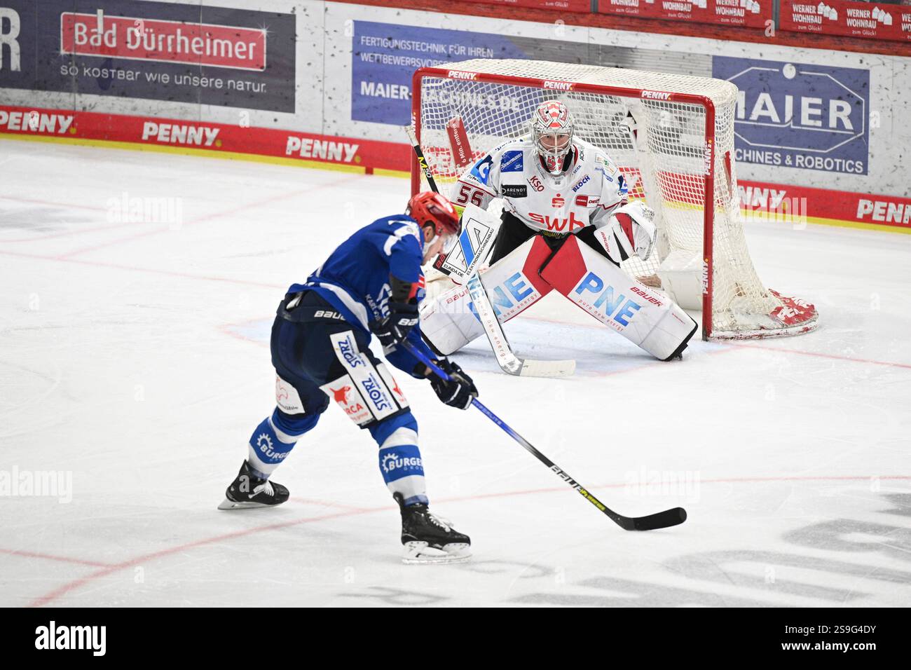 (v.l.n.r.) Alexander Karachun (Schwenninger Wild Wings #47) Maximilian Franzreb (Pinguins ...