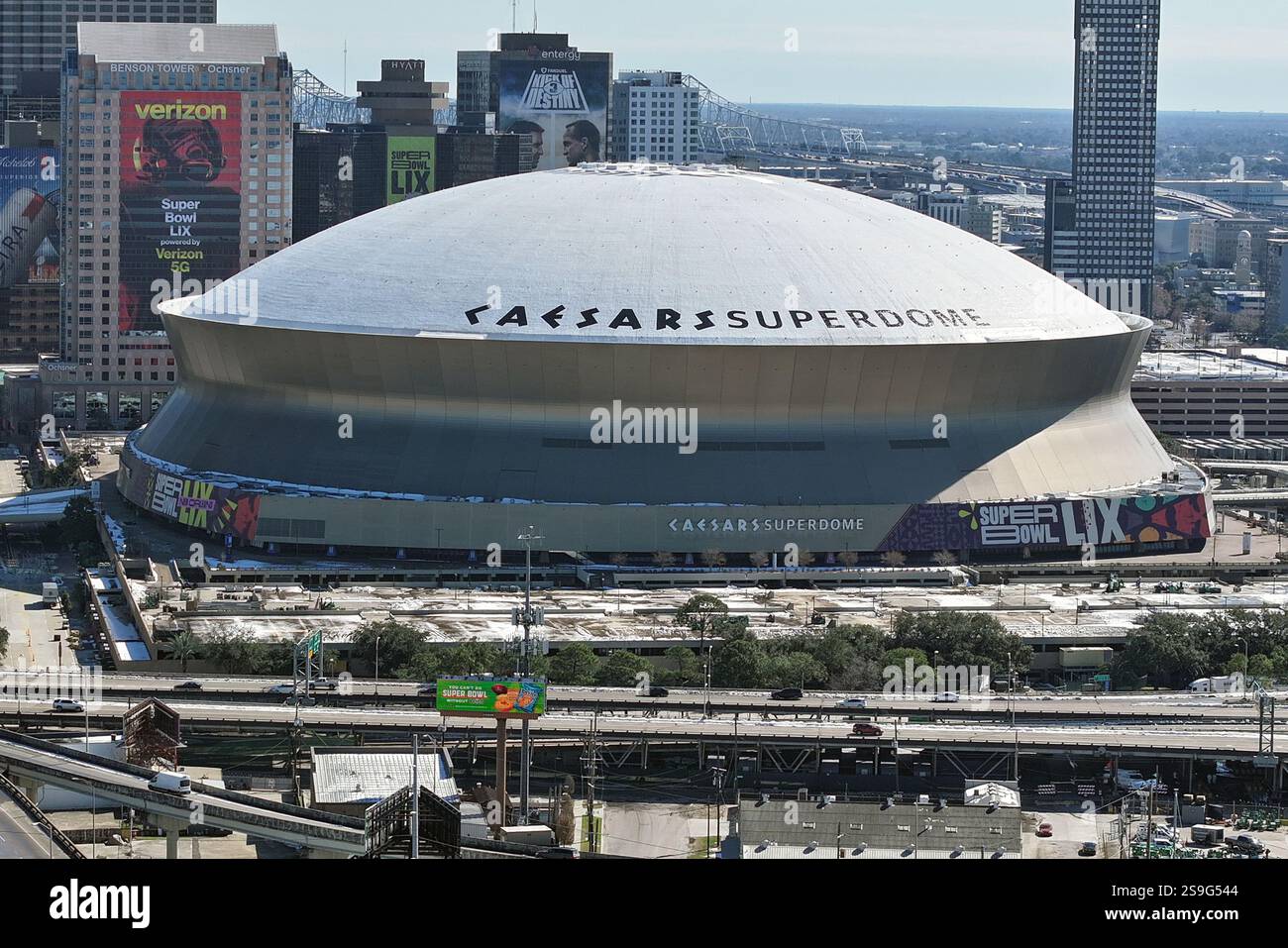 NEW ORLEANS, LA - JANUARY 25: Aerial view of the Caesars Superdome in ...