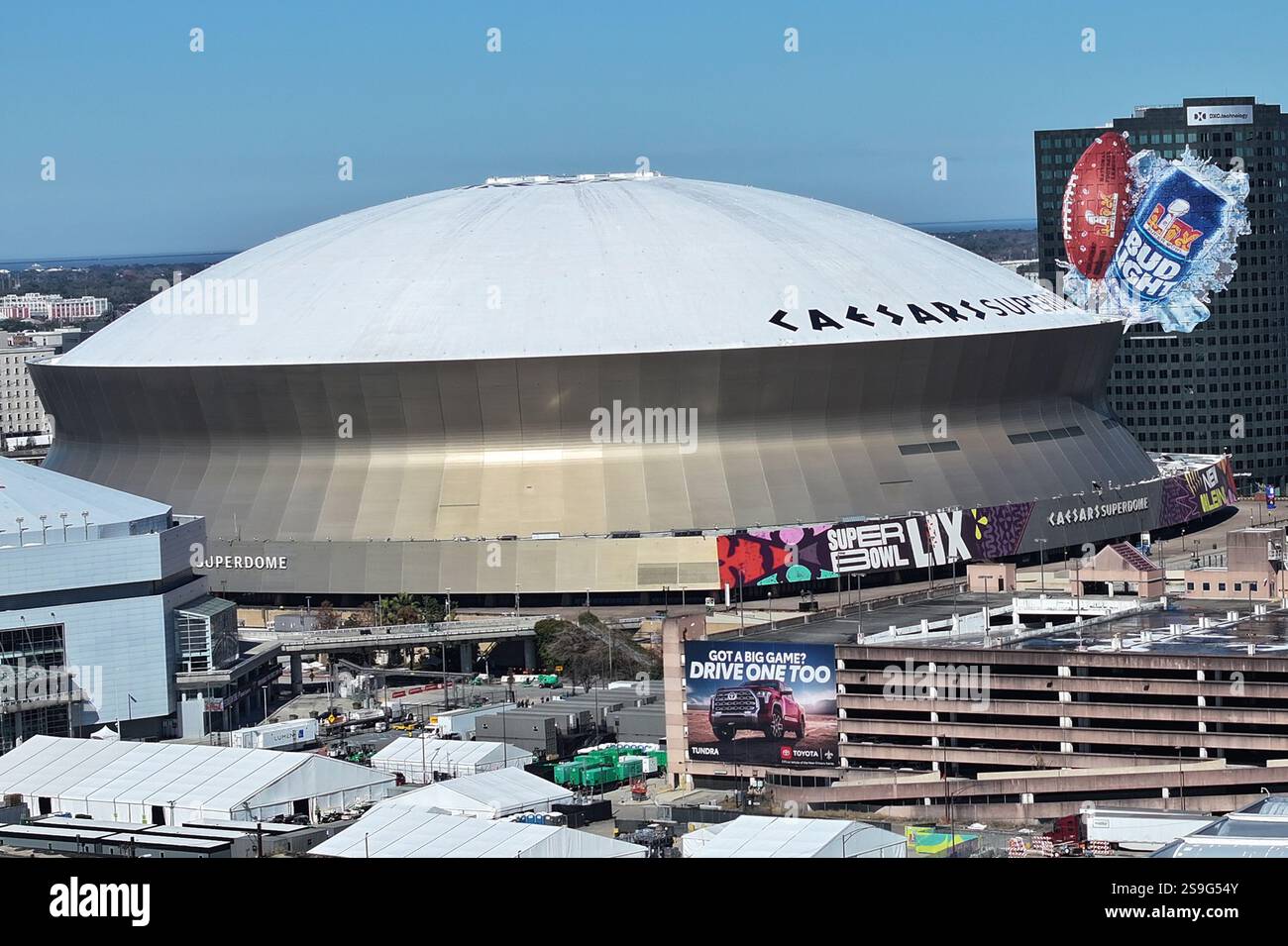 NEW ORLEANS, LA - JANUARY 25: Aerial view of the Caesars Superdome in ...