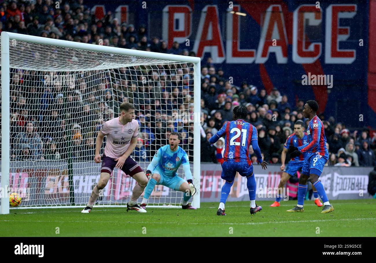 Crystal Palace's Romain Esse scores their side's first goal of the game ...