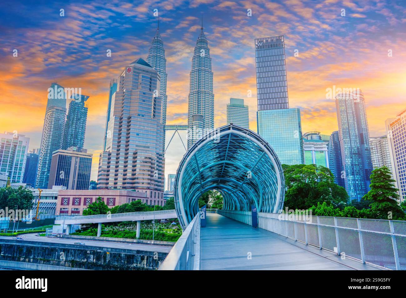 Cityscape view beautiful sky clouds panorama Petronas Twin Towers and ...