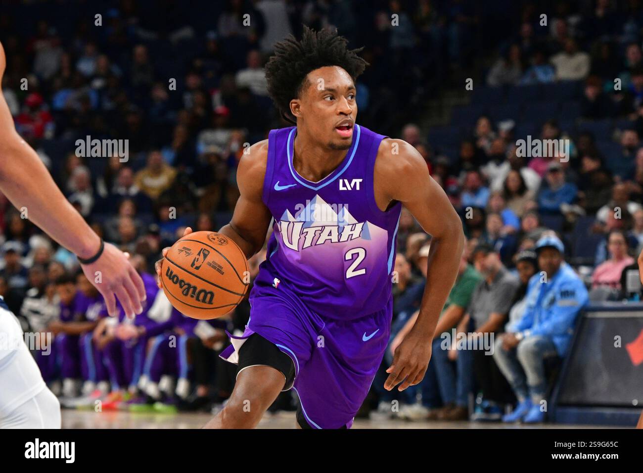 Utah Jazz guard Collin Sexton (2) handles the ball in the first half of ...