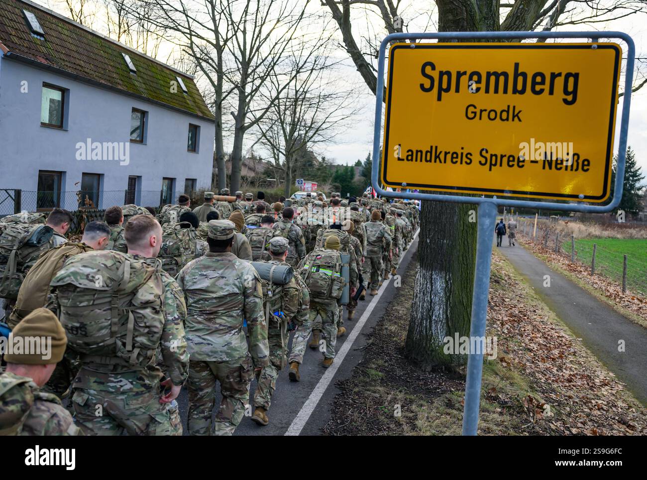 26 January 2025, Brandenburg, Spremberg: Soldiers from various nations ...