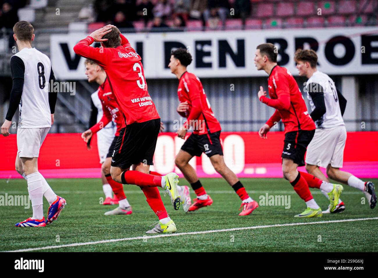 HELMOND, NETHERLANDS - JANUARY 26: Flor Van den Eynden of Helmond Sport ...