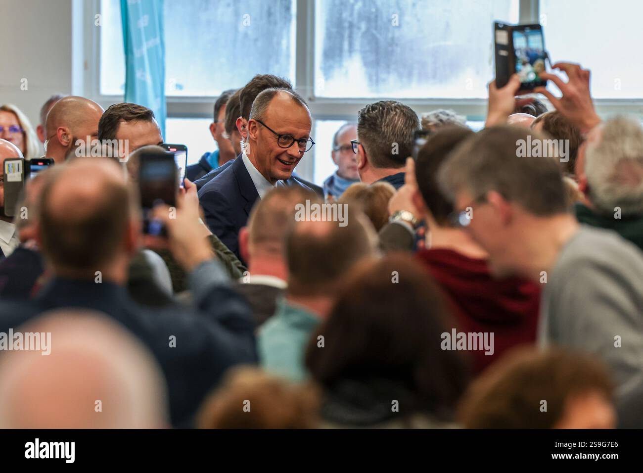 26 January 2025, North Rhine-Westphalia, Menden: Chancellor candidate ...