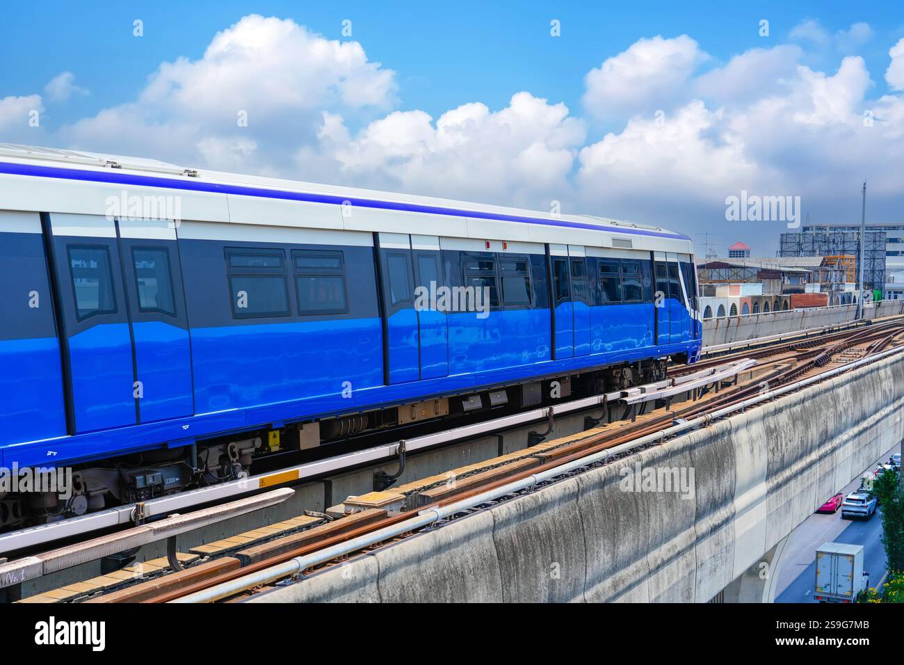 Train rides on bridge highway hi-res stock photography and images - Alamy