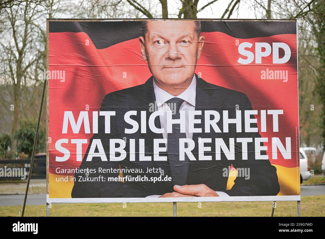 Deutschland 2025: Wahlplakate für die Bundestagswahl 2025 Im Bild: Wahlplakat der SPD: Olaf ...