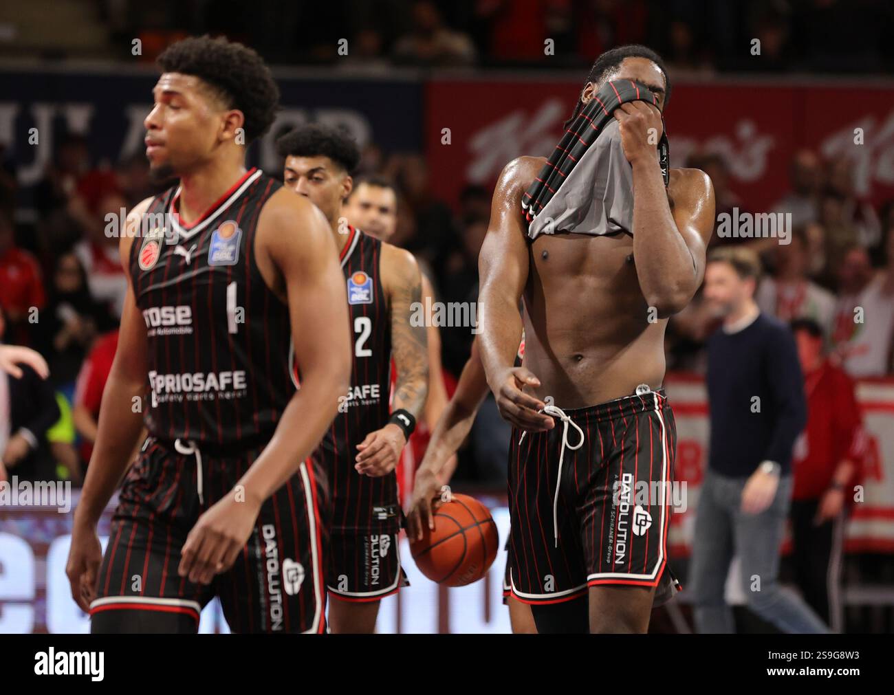 KeyShawn Feazell (Baskets Bamberg, #7) ist enttaeuscht. GER, FC Bayern ...