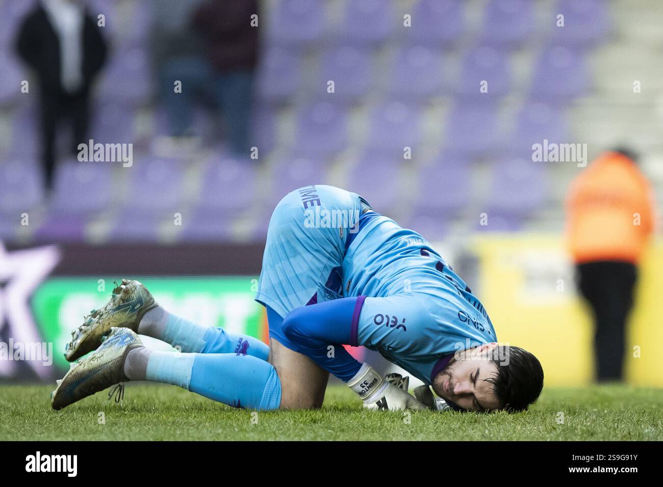 Beerschot's goalkeeper Nick Shinton looks dejected during a soccer ...