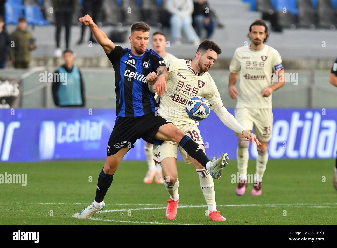Jan Mlakar (Pisa) Fabrizio Caligara (Salernitana) during AC Pisa vs US ...
