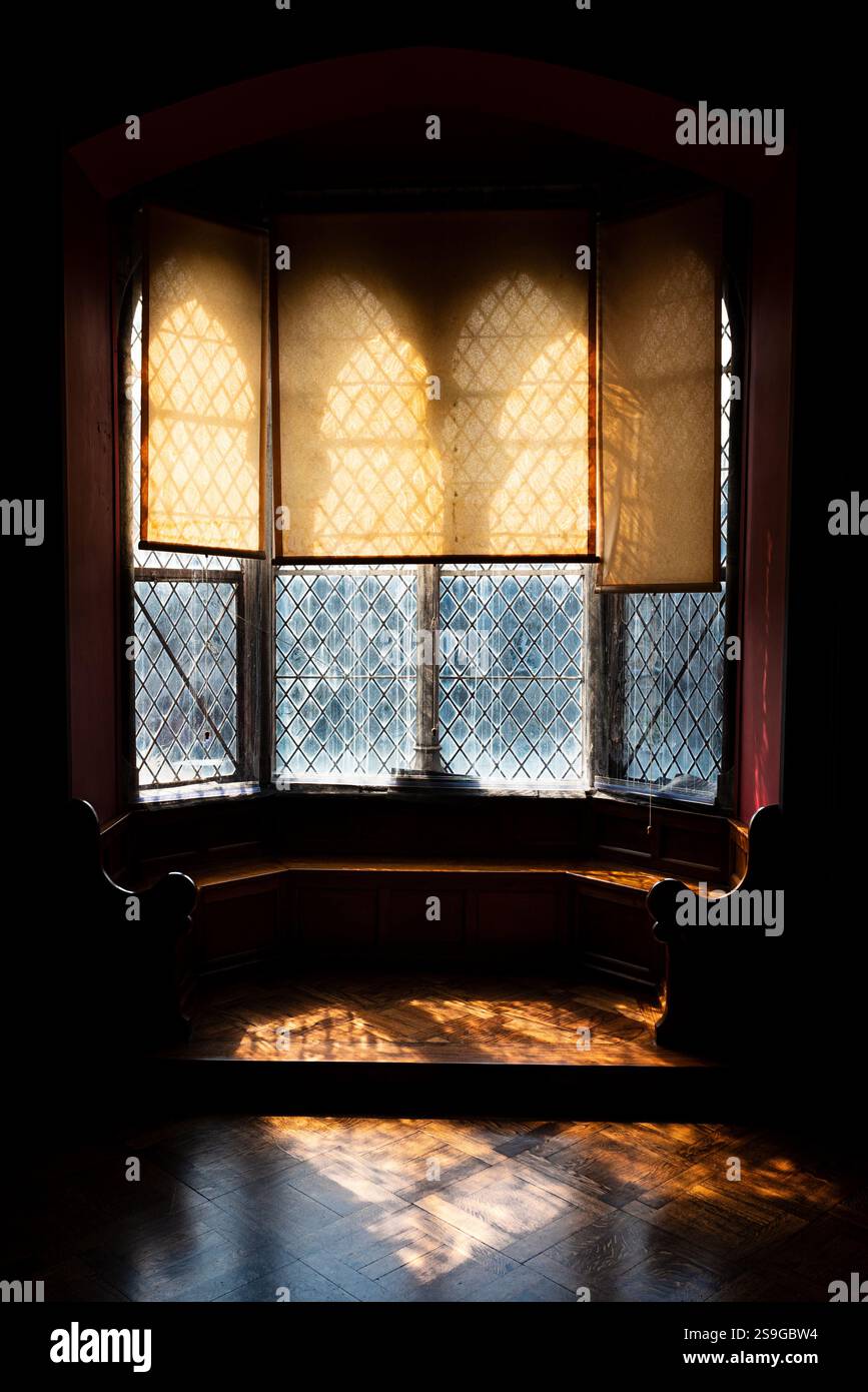 Bow window hi-res stock photography and images - Alamy