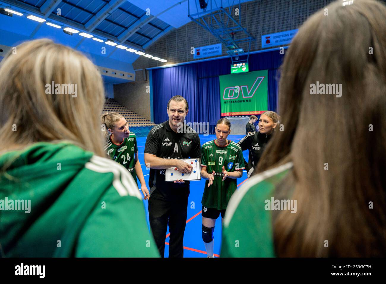 250126 OV Helsingborgs tränare Daniel Engdahl under handbollsmatchen i ...