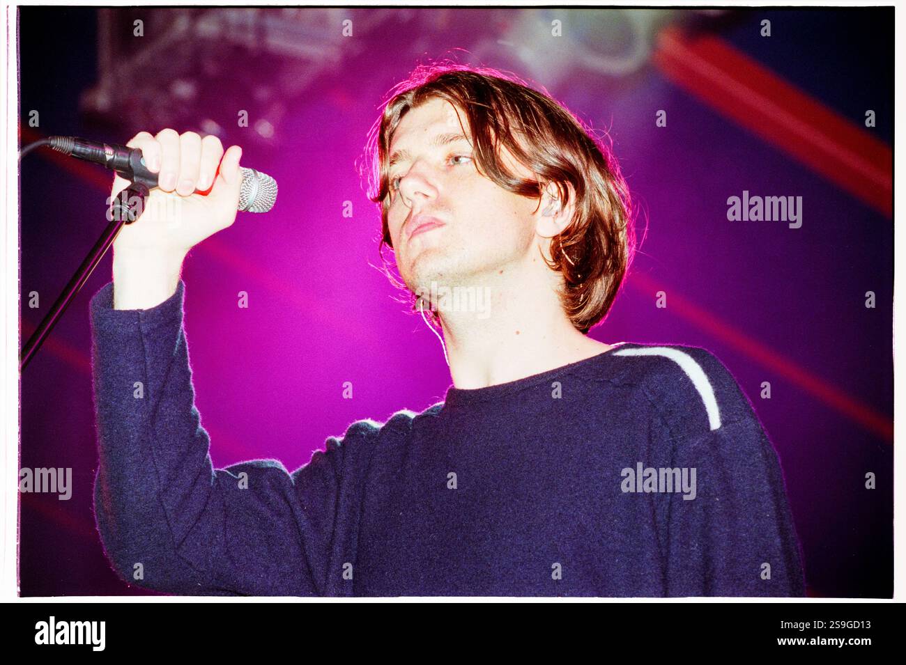 EMBRACE, READING FESTIVAL, 2000: Singer Danny McNamara playing with ...