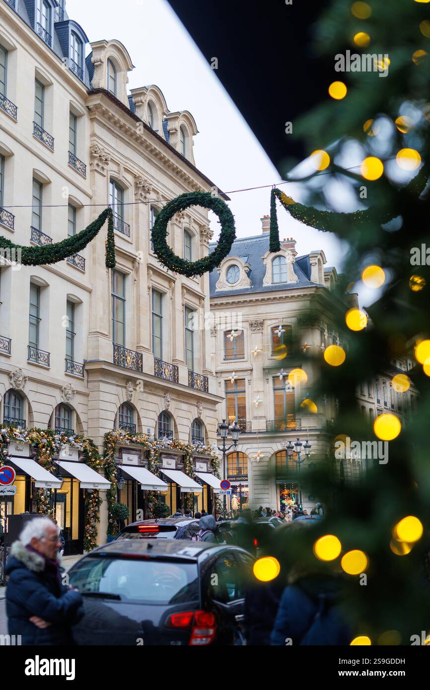 Christmas lights garlands decorations hi-res stock photography and ...