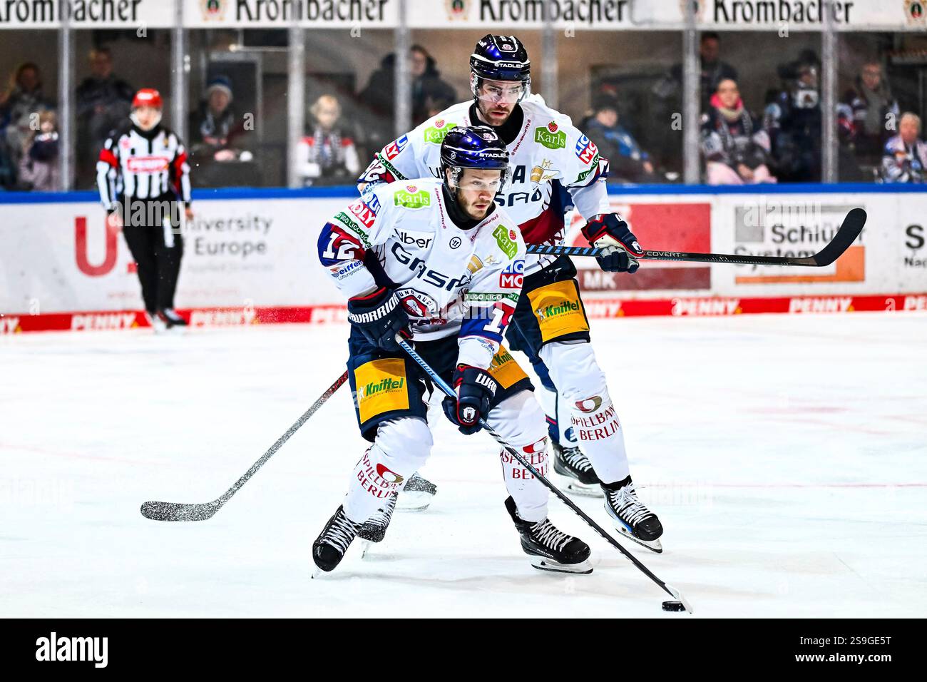 Eric Mik (Eisbaeren Berlin, #12) Marcel Noebels (Eisbaeren Berlin, #92), GER, Iserlohn Roosters ...