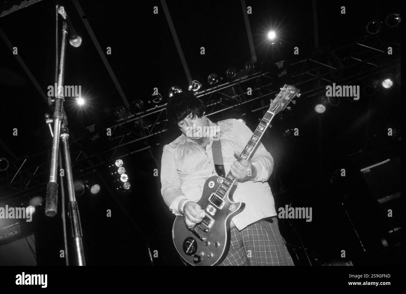 ULTRASOUND, READING FESTIVAL, 1998: Andrew Wood – AKA Tiny – of ...