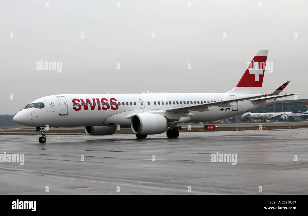 Ein Passagierflugzeug der Schweizer Fluggesellschaft Swiss vom Typ ...