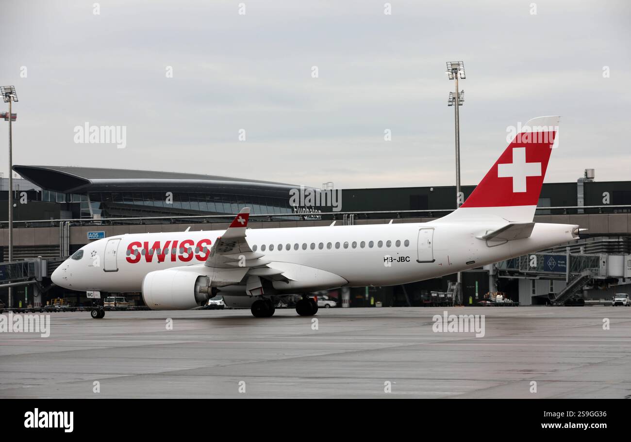 Ein Passagierflugzeug der Schweizer Fluggesellschaft Swiss vom Typ ...