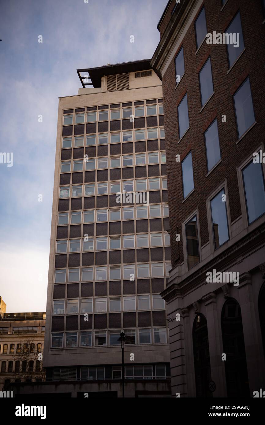 London 80s architecture in central london buildings Stock Photo - Alamy