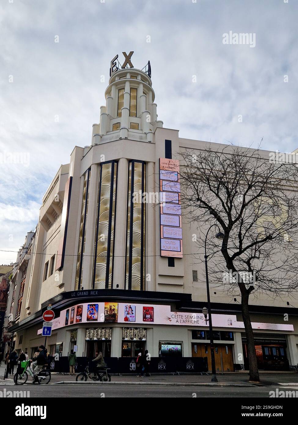 Paris cinema france le grand rex hi-res stock photography and images ...