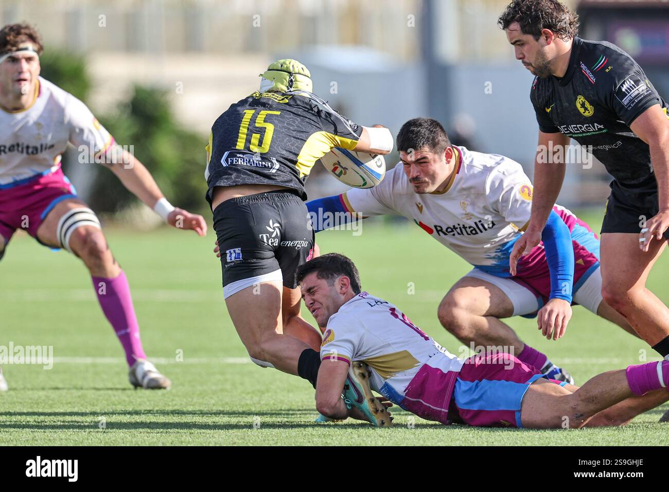 Fabrizio Ciardullo ( Rugby Viadana) vs Alessio Guardiano (FFOO Rugby ...