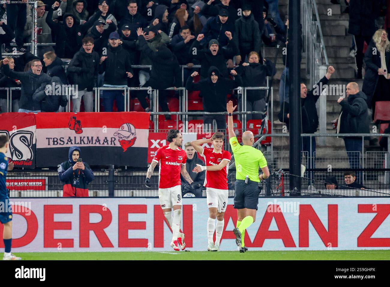 ALKMAAR - 26-01-2025, AFAS Stadium. Dutch Eredivisie Football 2024 / 2025, during the match AZ ...