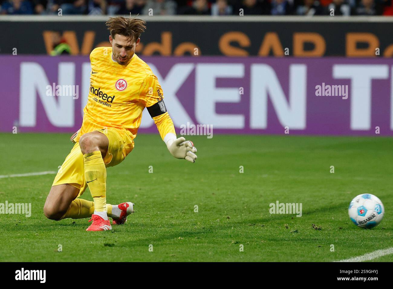 v.l.: Adam Hlozek (TSG Hoffenheim, 23) nicht im Bild Goal scored, erzielt das Tor zum 2:2 ...