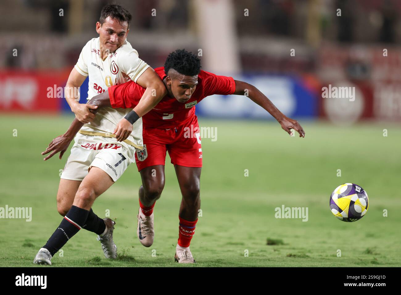 Jairo Velez of Universitario de Deportes and Hector Hurtado of Panama ...