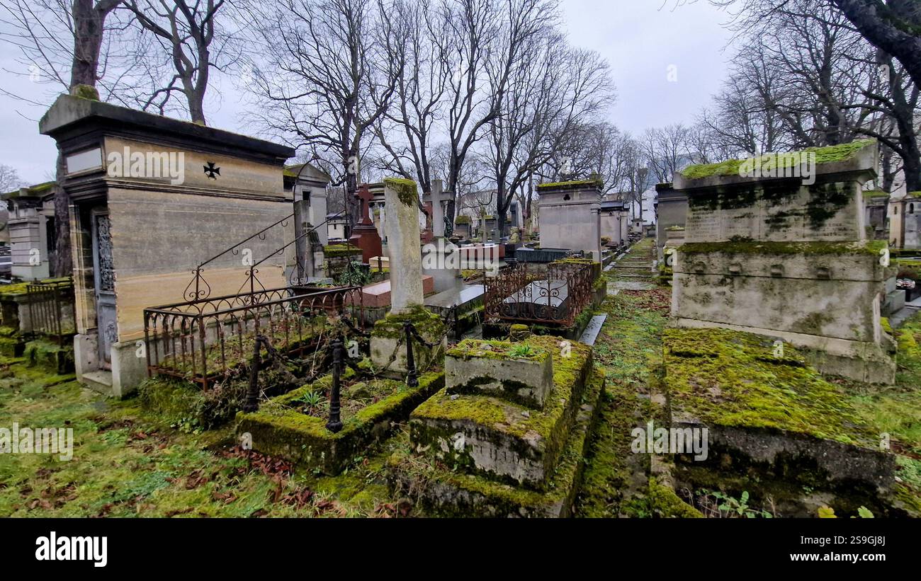 Batignolles cemetery hi-res stock photography and images - Alamy