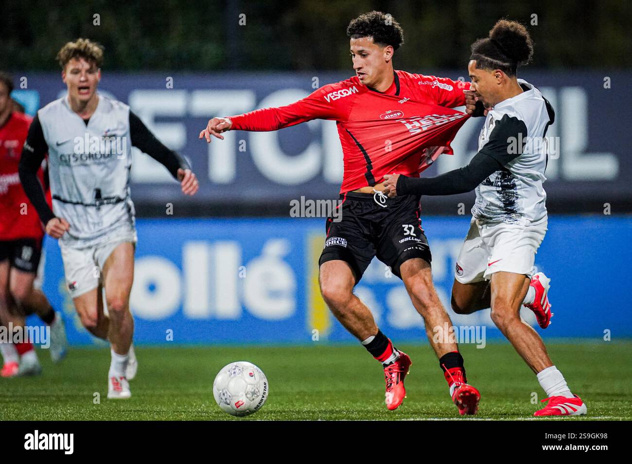 HELMOND, NETHERLANDS - JANUARY 26: Tarik Essakkati of Helmond Sport ...