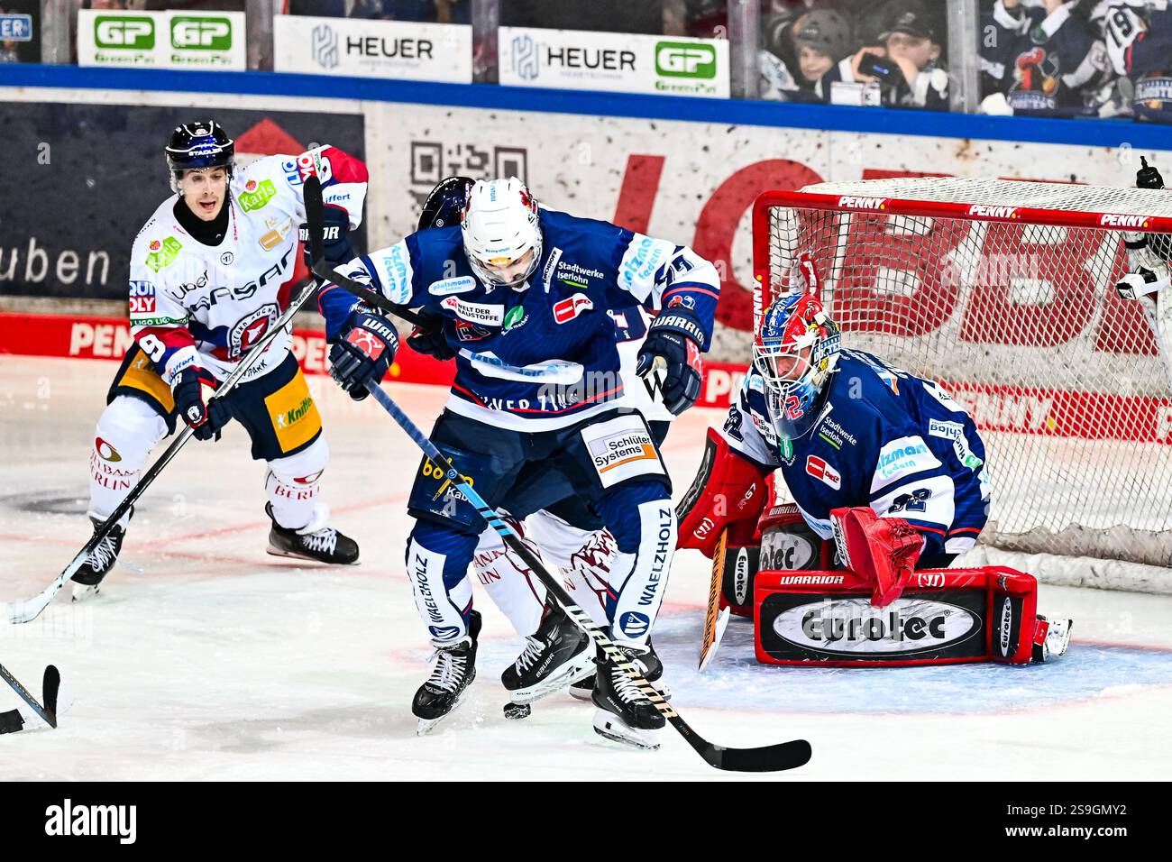 Colton Jobke (Iserlohn Roosters, #77) Andreas Andy Jenike (Iserlohn ...