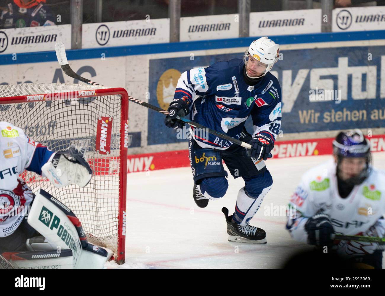 Eric Cornel (Iserlohn Roosters, #18) Iserlohn Roosters - Eisbären ...
