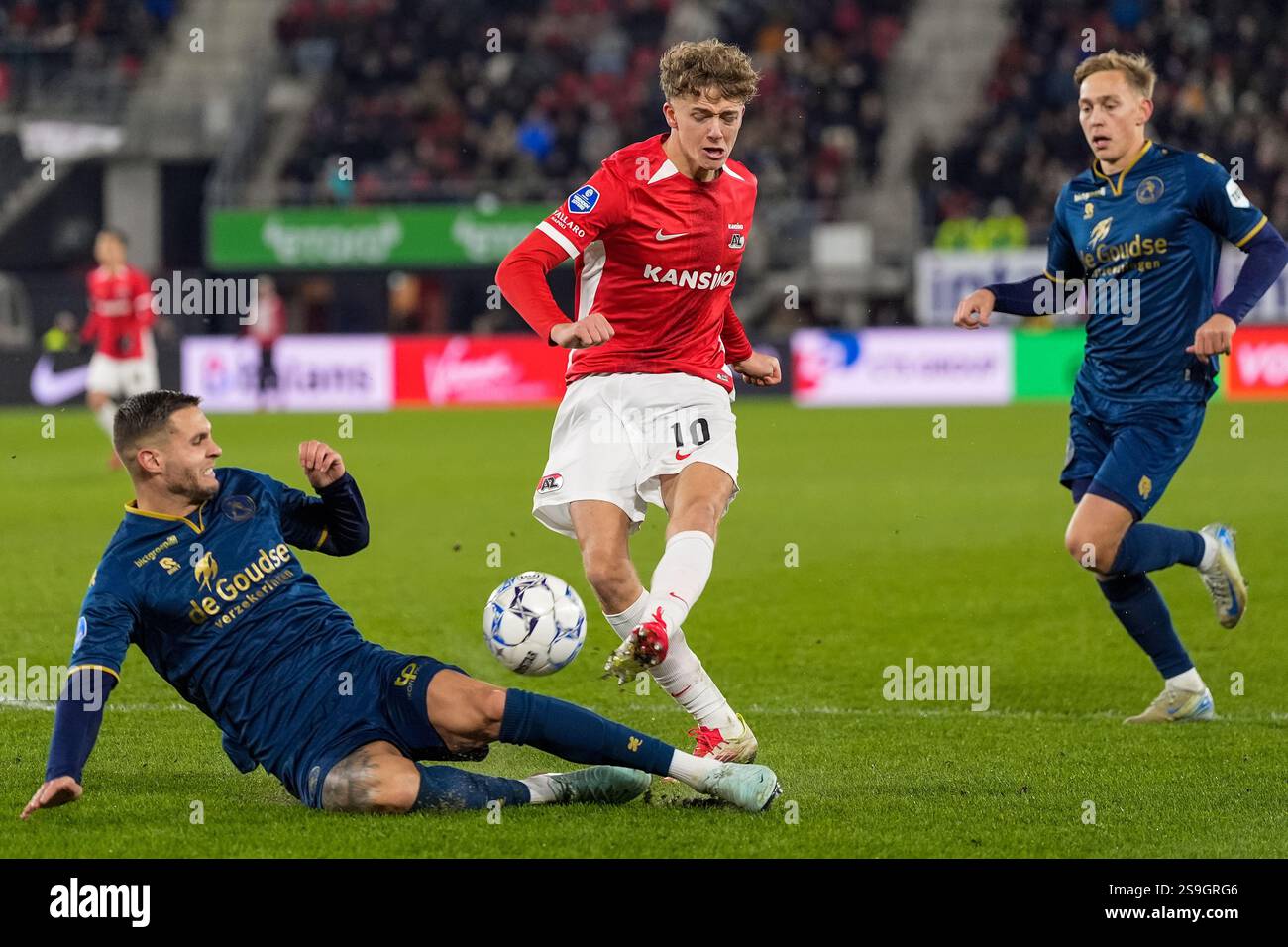ALKMAAR, NETHERLANDS - JANUARY 26: Sven Mijnans of AZ takes a shot during a Dutch Eredivisie ...