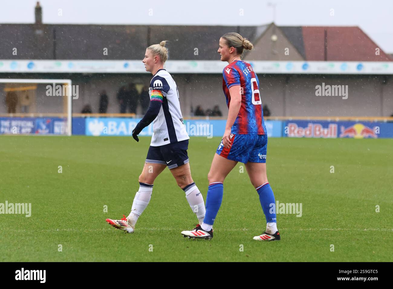 Aimee Everett (6 Crystal Palace) and Bethany England (9 Tottenham ...
