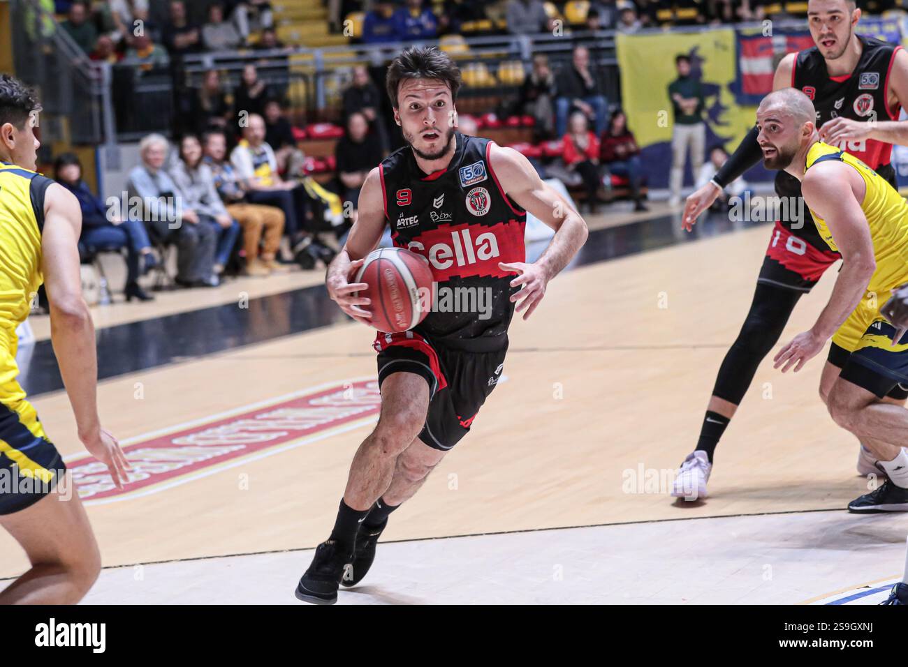 #9 Nicola Berdini (Sella Cento) during Reale Mutua Basket Torino vs ...