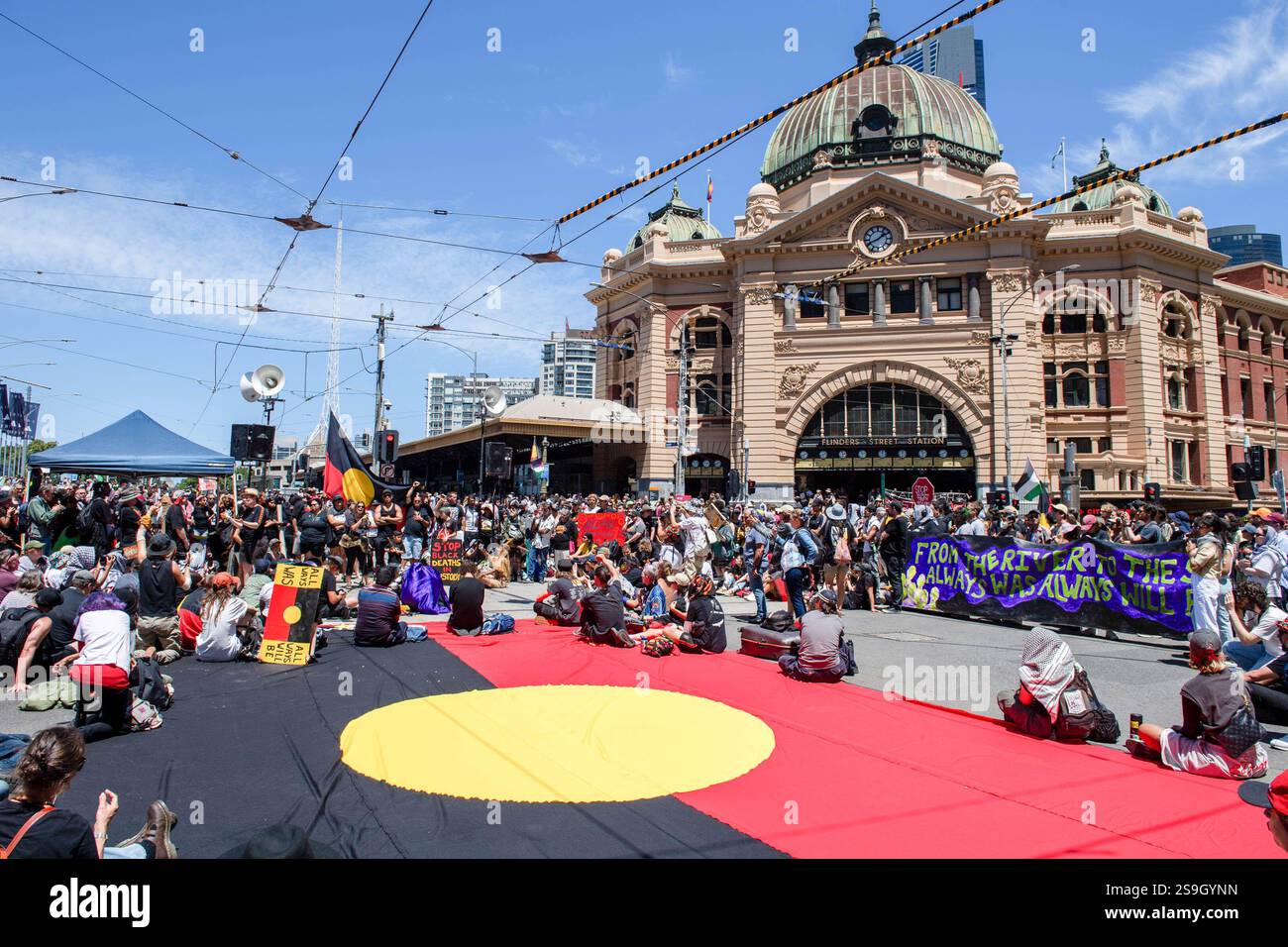 Thousands gather in front of Flinders Street Station, demanding justice ...