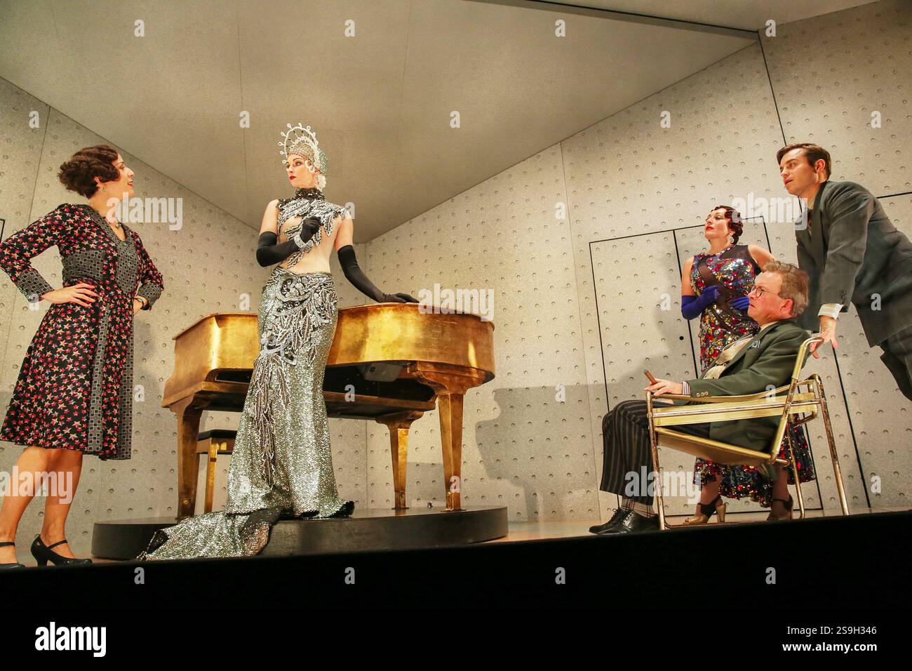 l-r: Claudie Blakley (May Daniels), Amy Griffiths (Florabel Leigh ...