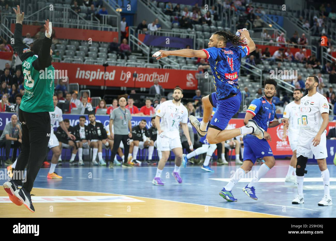 Zagreb, Croatia. 26th Jan, 2025. Ivo Santos of Cape Verde shoots the ...
