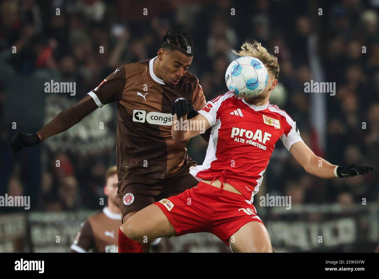 dpatop - 26 January 2025, Hamburg: Soccer: Bundesliga, FC St. Pauli - 1 ...