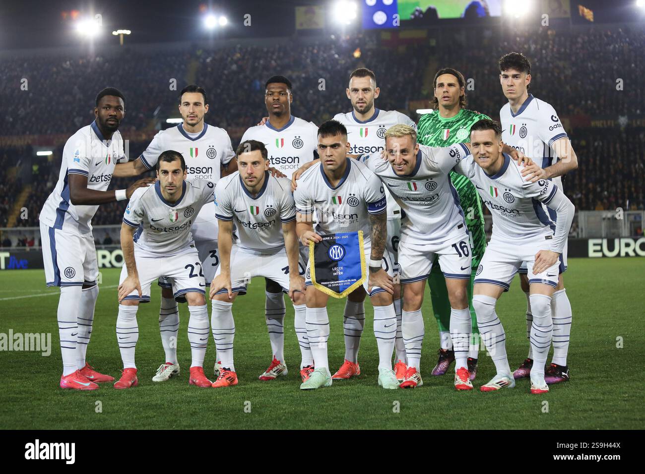 FC Internazionale Milano team photo in the match between US Lecce and ...