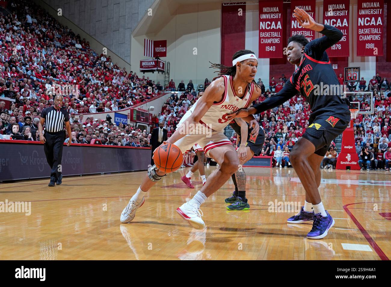 BLOOMINGTON, IN - JANUARY 26: Indiana Hoosiers forward Malik Reneau (5 ...
