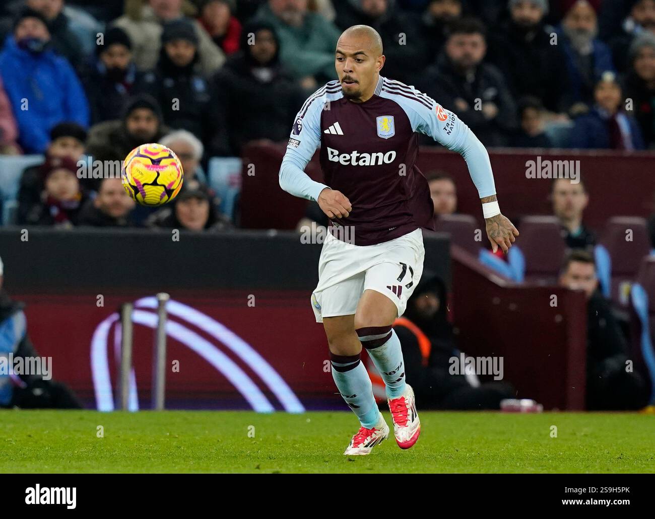 Birmingham, UK. 26th Jan, 2025. Donyell Malen of Aston Villa during the ...