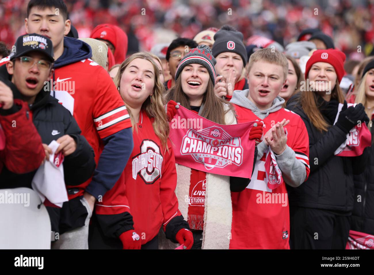 Ohio State Buckeyes football fans cheer during the National ...