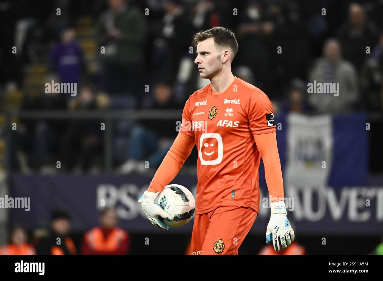 Brussels, Belgium. 26th Jan, 2025. Mechelen's goalkeeper Ortwin De Wolf ...